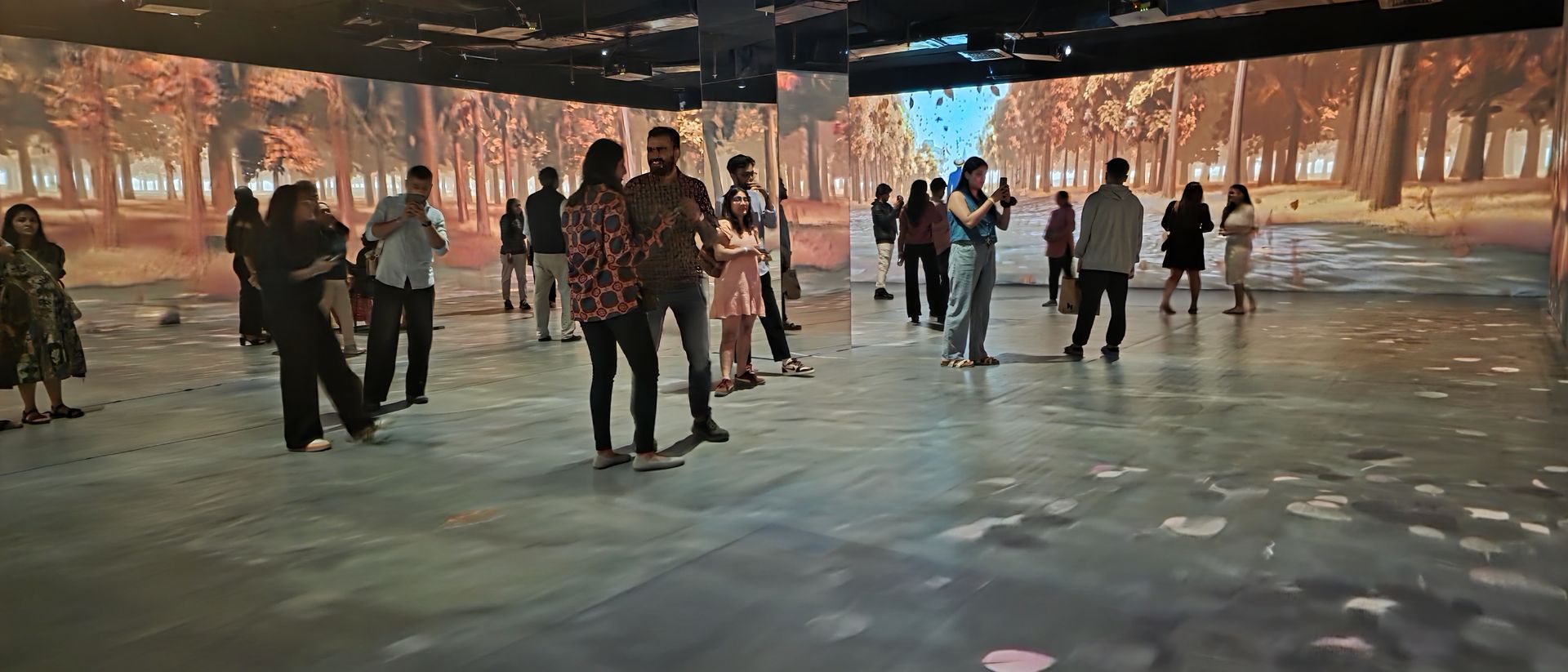 LEGENDS IMMERSIVE CINEMA