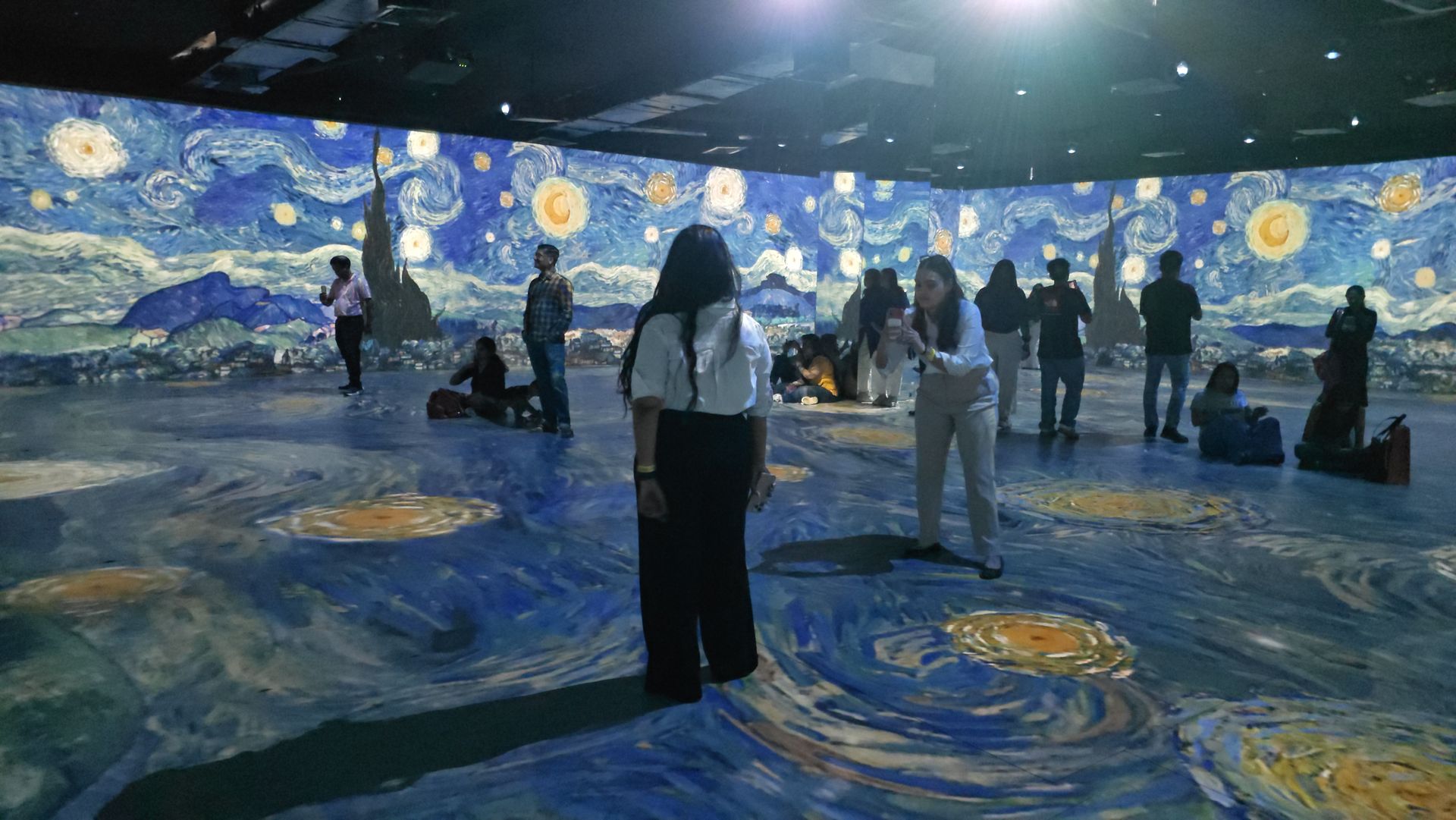 LEGENDS IMMERSIVE CINEMA