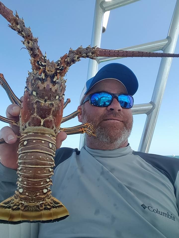 Lobster / Lion Fish Hunt Adventures | Weekly Diver