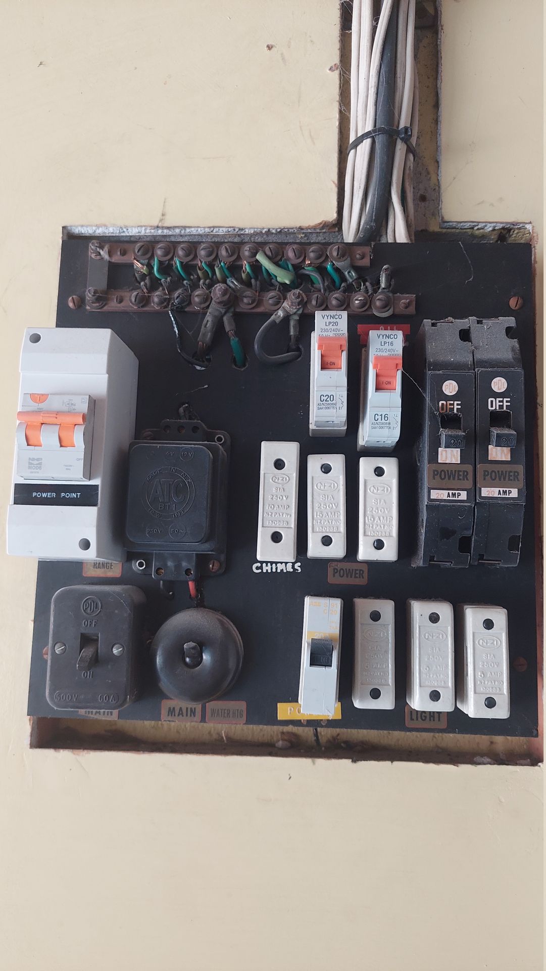 5 Signs that you need to check your switchboard