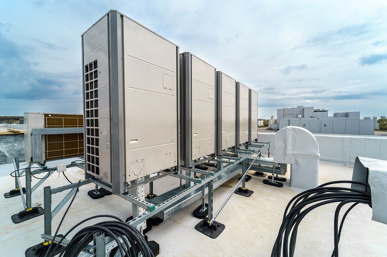 The Benefits of Cooling Towers for Efficient Commercial HVAC Systems