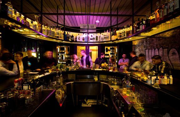 Essential Tips for Effective Bar Staff Training 2