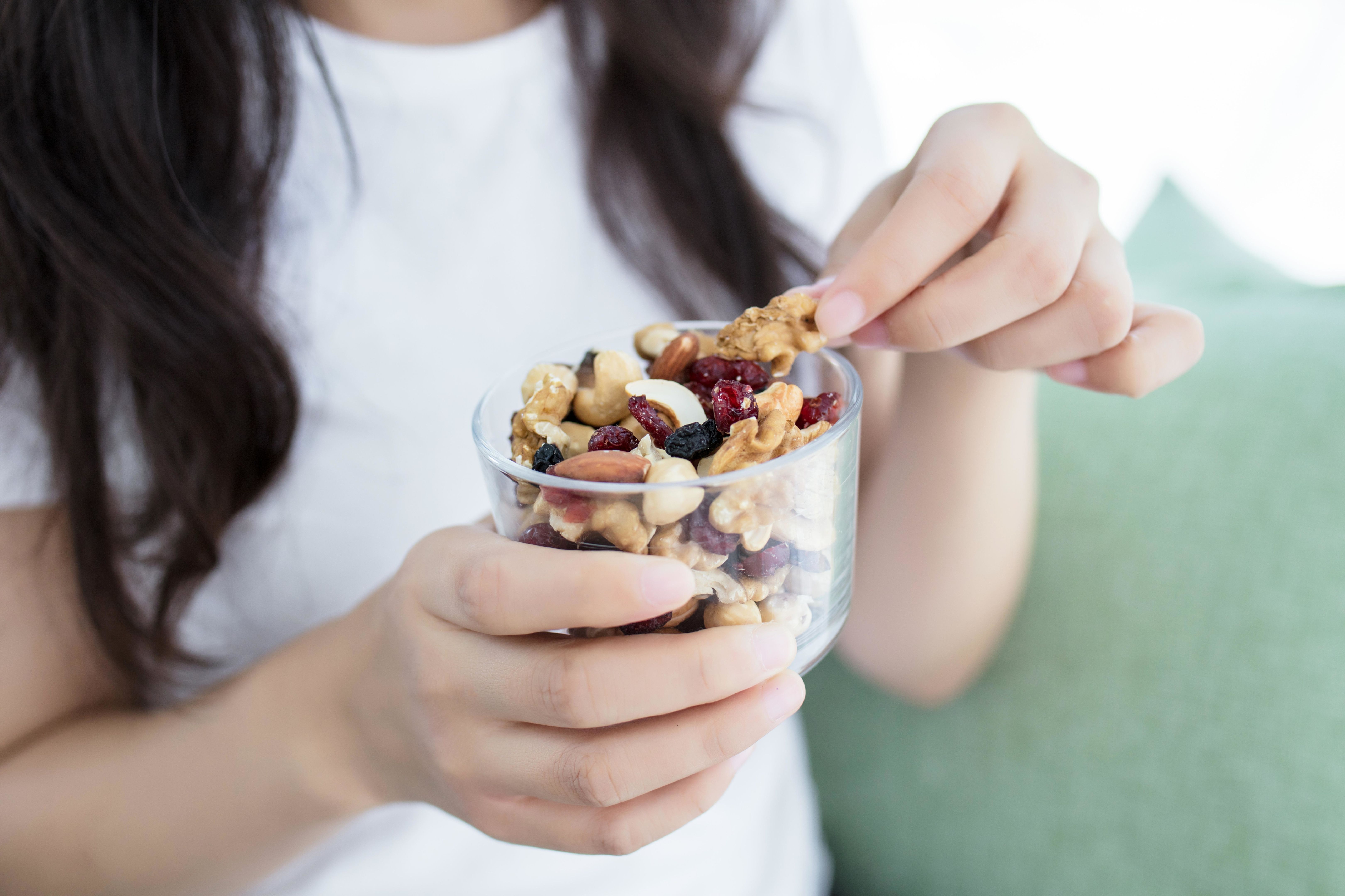 Choosing Nutritious Snacks over Sugar