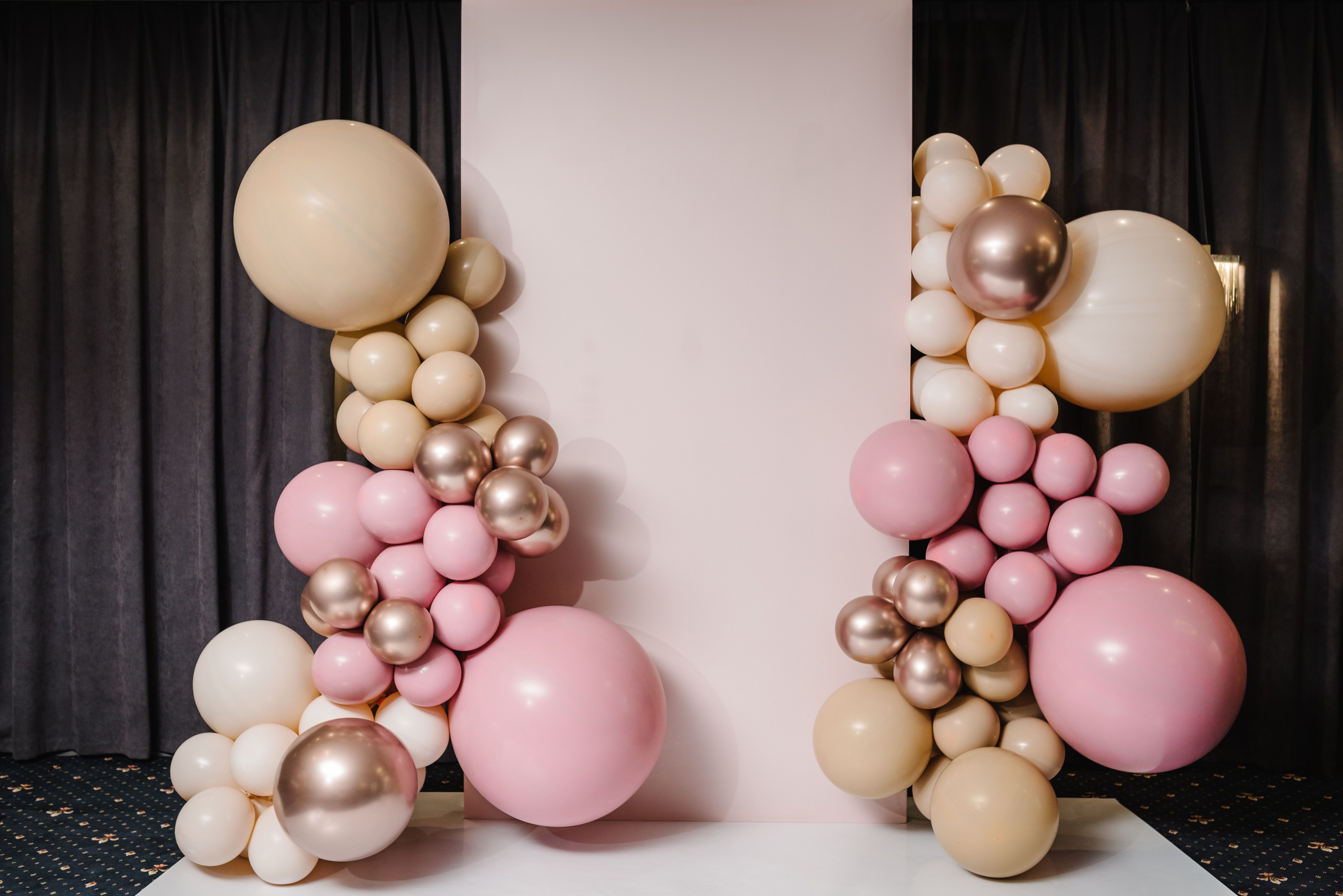 Why Balloon Arches Are the Ultimate Photo Booth Backdrop