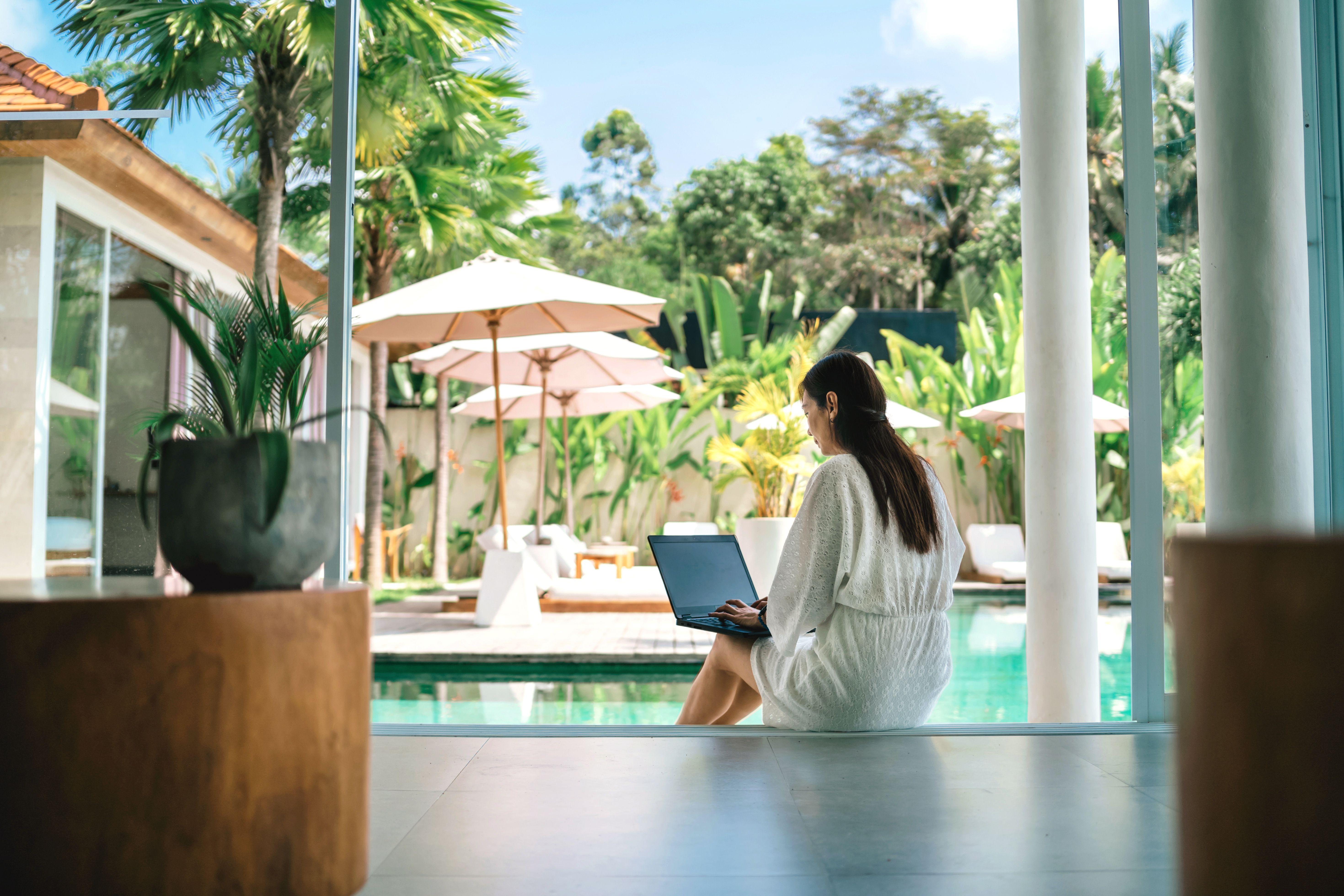 Transforming Your Vacation into a Remote Work Retreat