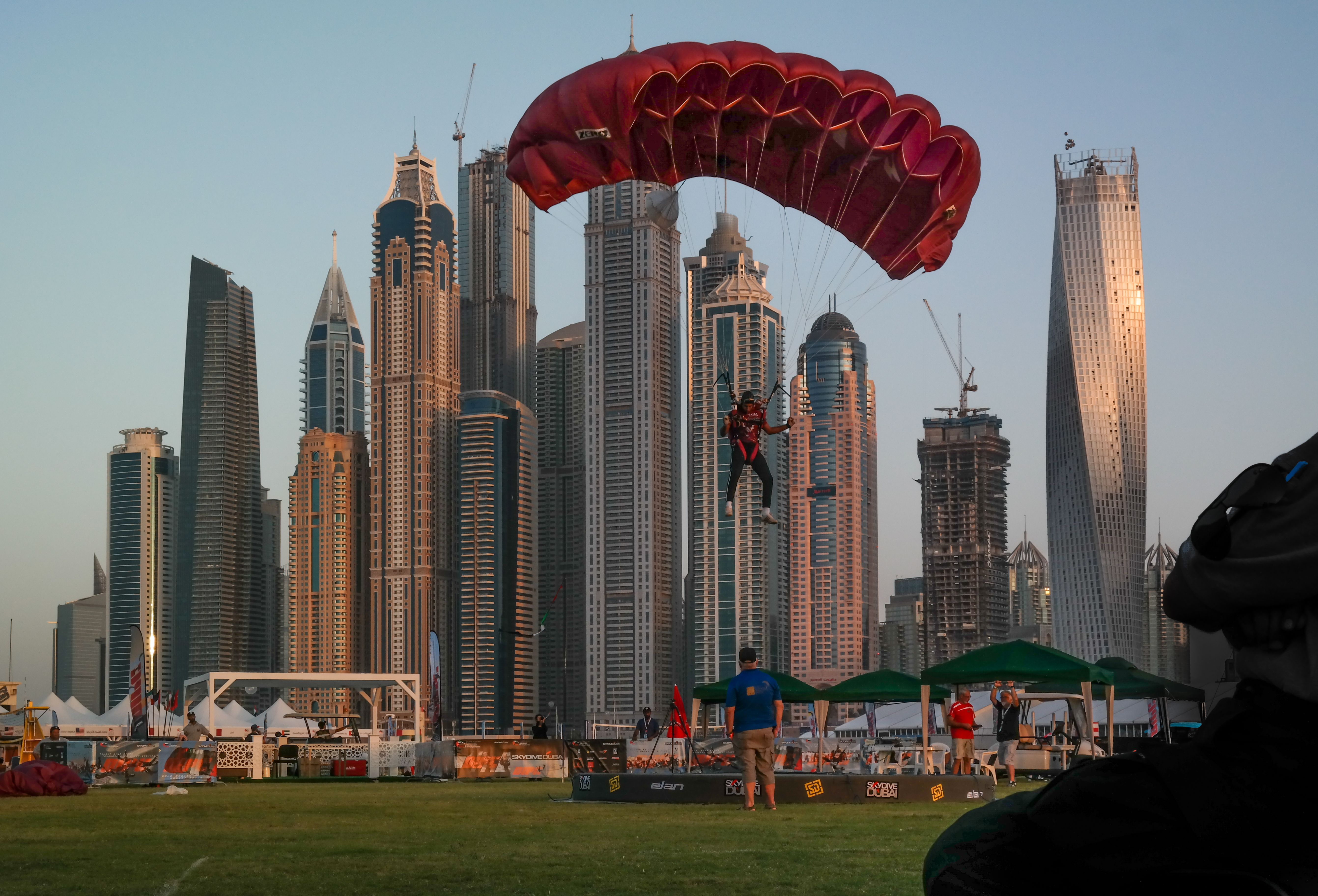 Skydive The Palm – Thrilling Tandem Jumps Over Dubai