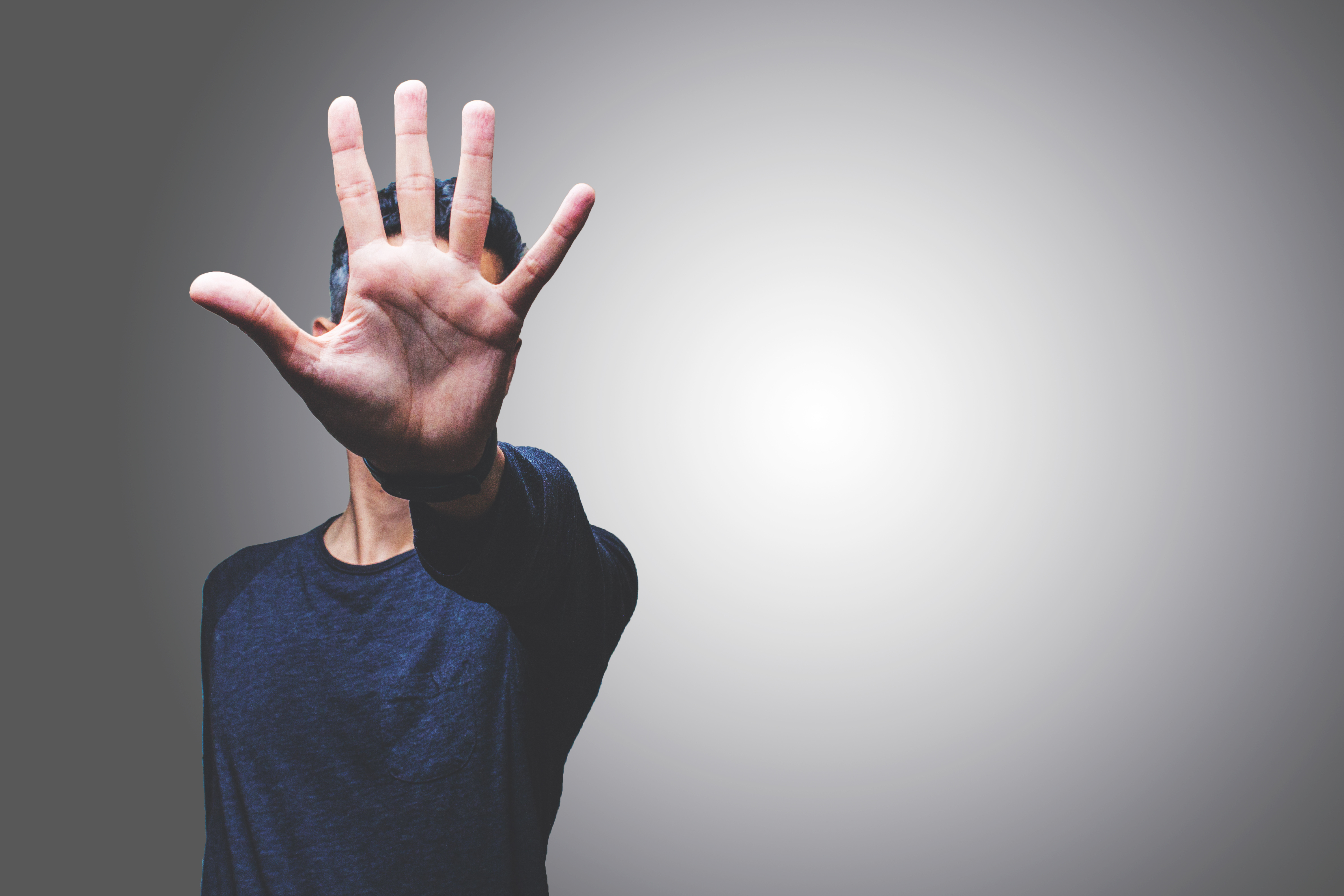 How Your Negative Body Language Is Damaging Your Self-Confidence and ...