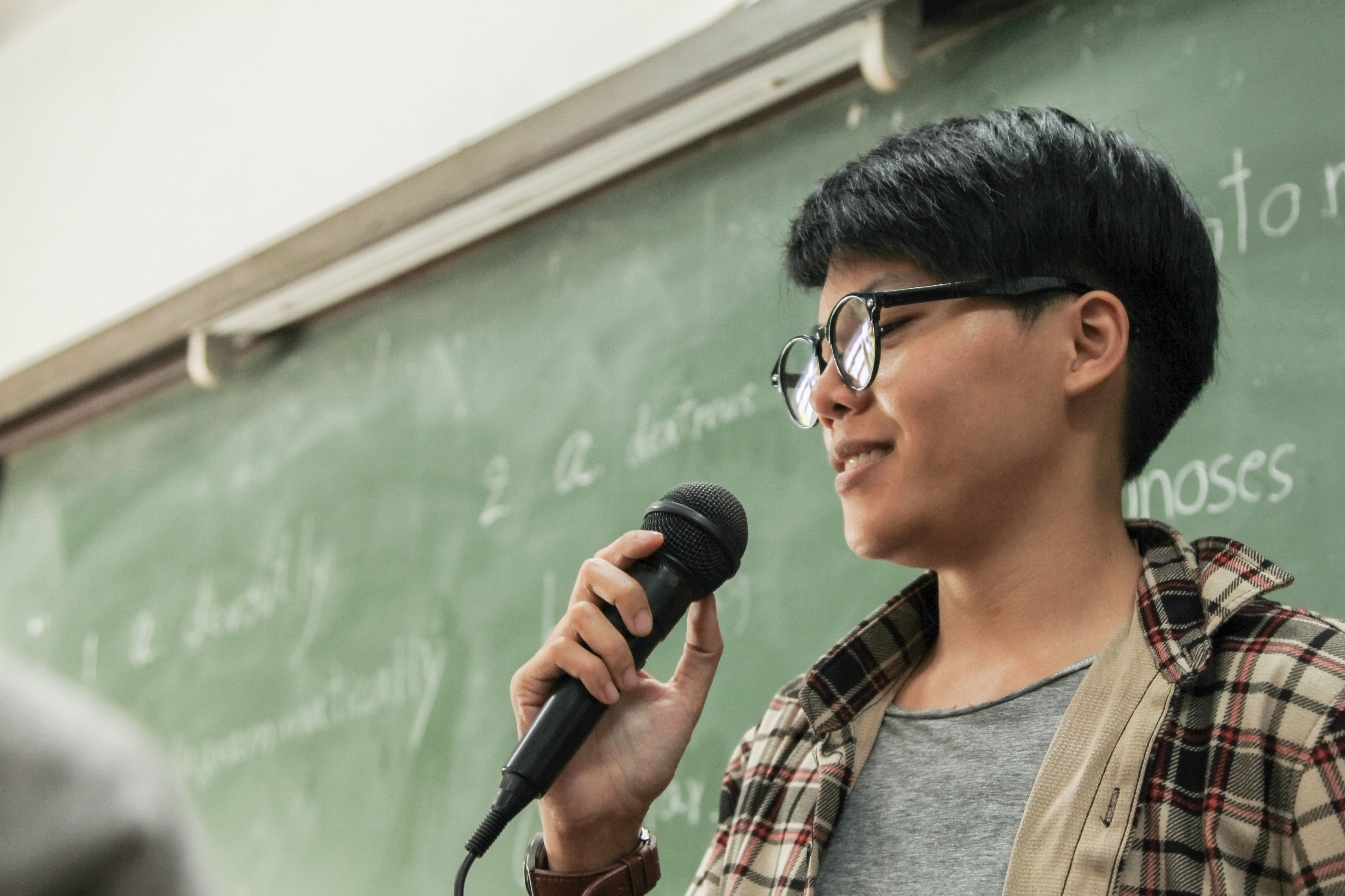 Youth Horizons Canada: Master Public Speaking Skills