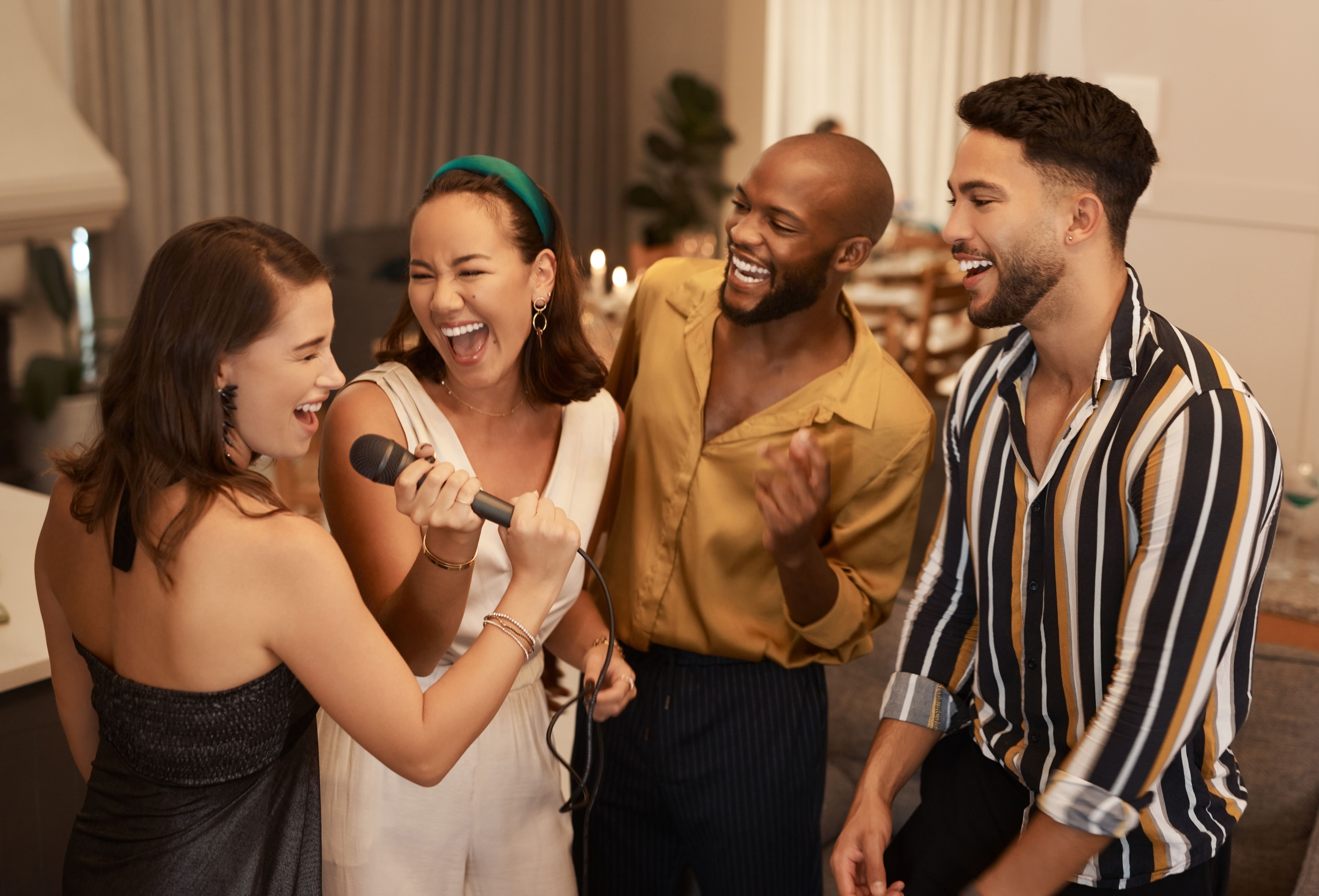 Exploring the Benefits of Karaoke for Team Building in the Corporate World