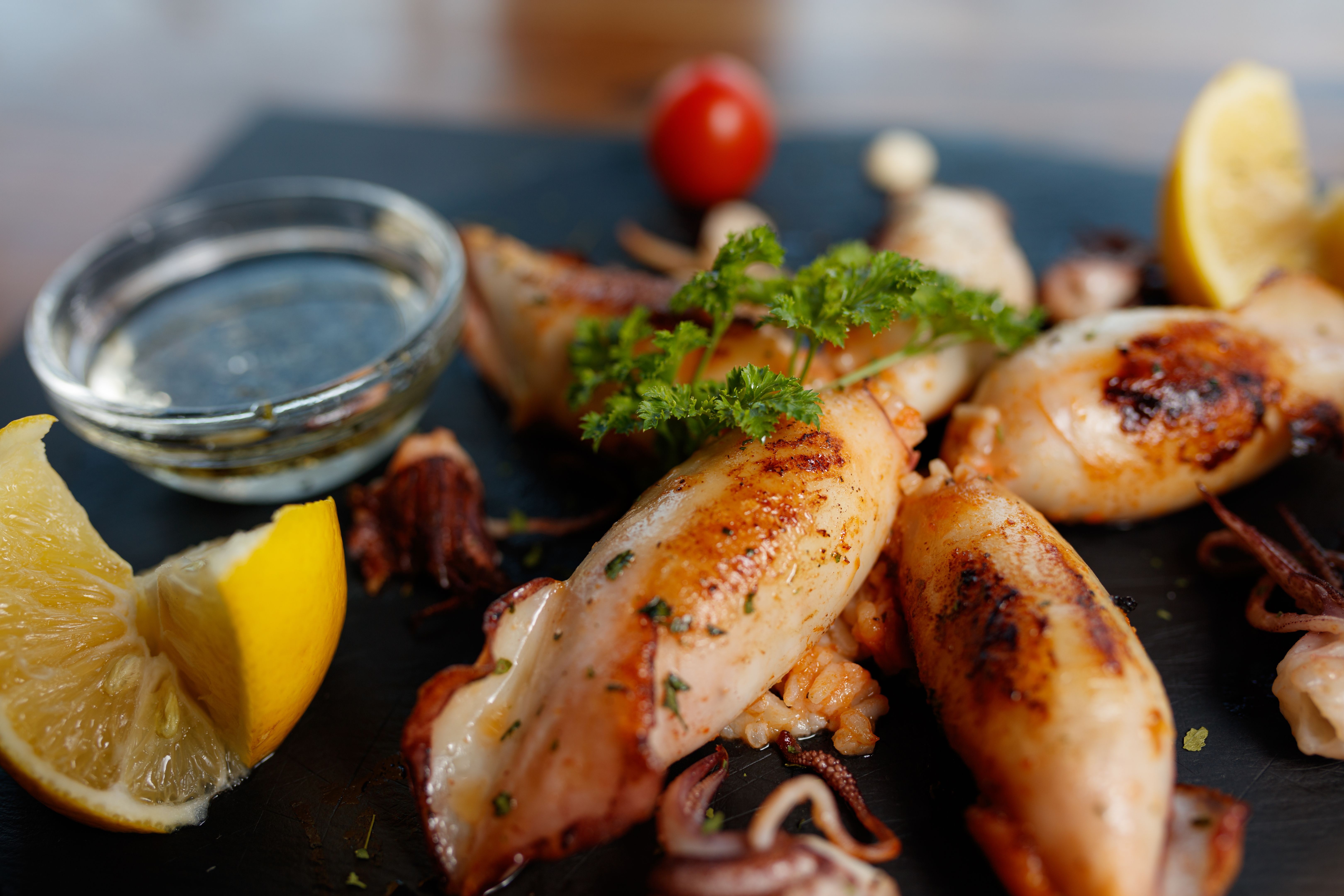 Mastering Grilled Calamari with Lemon and Olive Oil