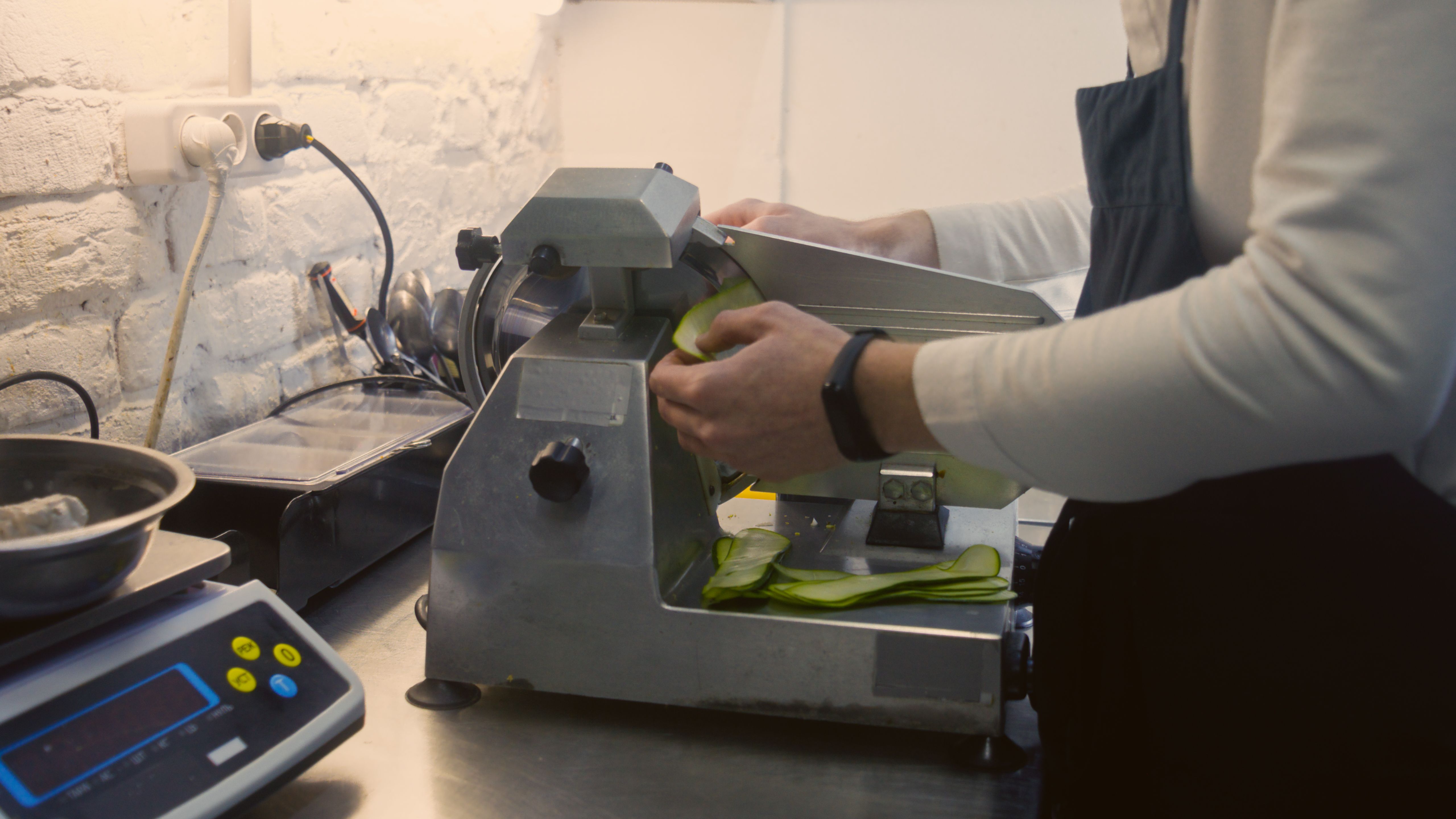 Exploring the Efficiency of Commercial Electric Vegetable Cutters