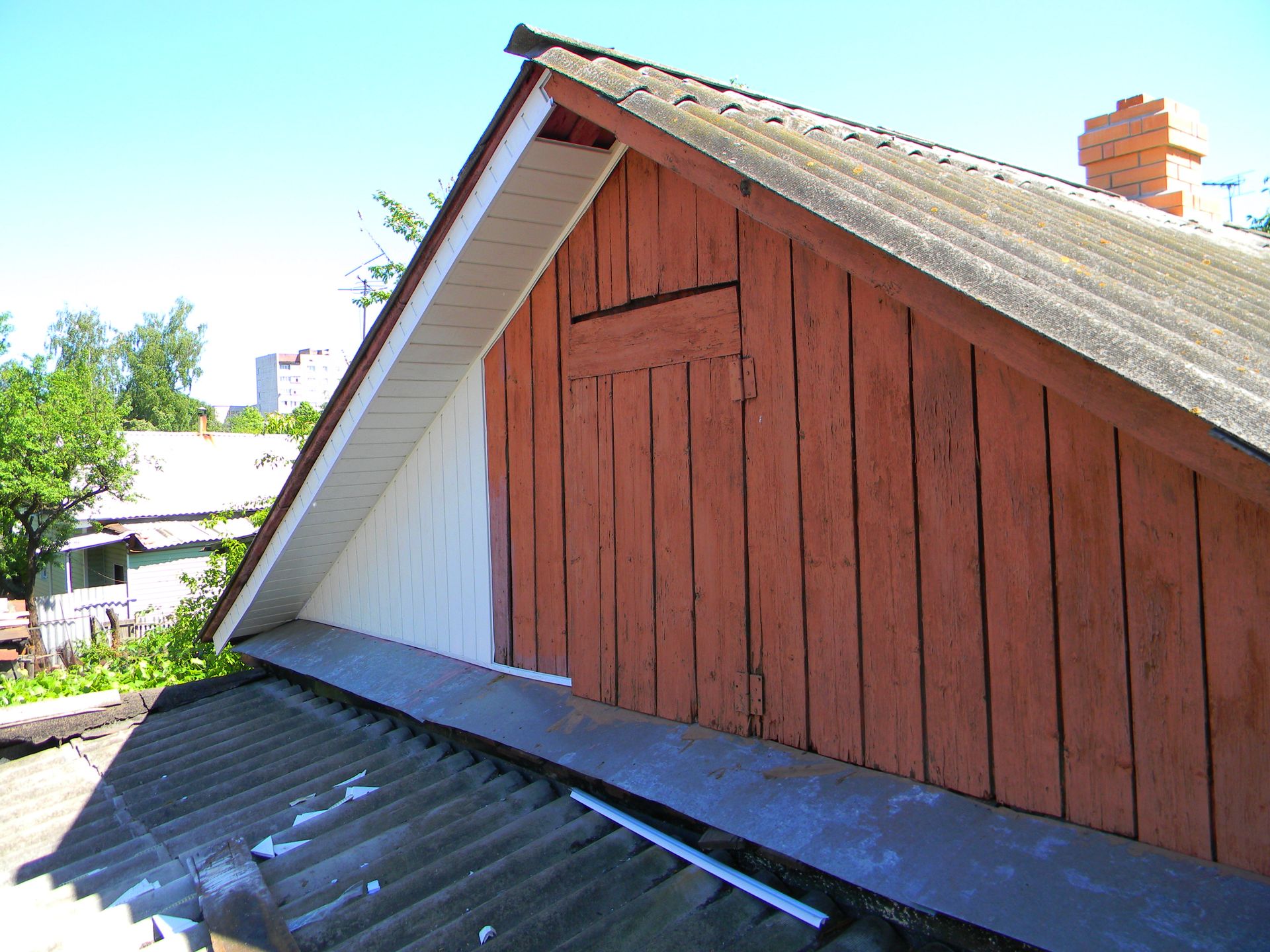 Tips for Staining Your Home's Wood Siding